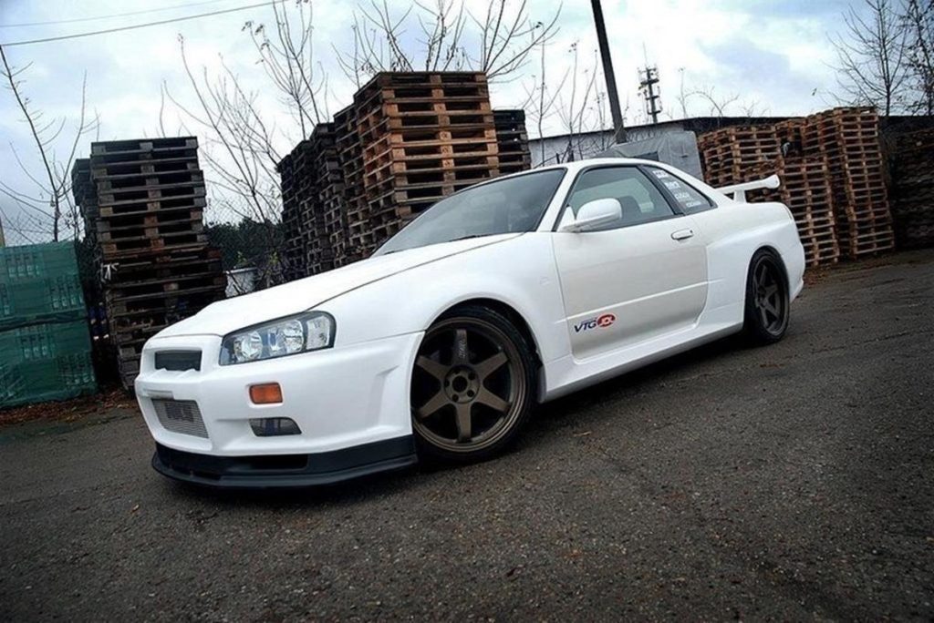 FRONT WIDE ARCHES GTR LOOK NISSAN SKYLINE R34 GTR - AM Performance